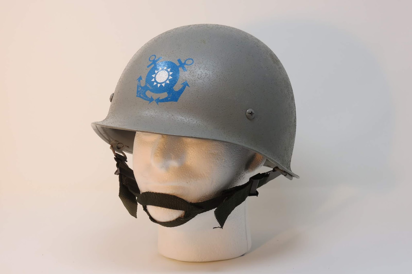 Mannie Gentile: Combat Helmets of the 20th Century: Taiwan M1 helmet, Navy