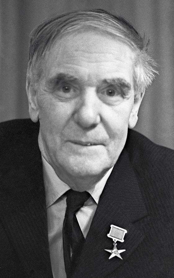 ΑΓΓΙΓΜΑ ΦΥΣΙΚΗΣ...: Σαν σήμερα... 1984, πέθανε ο Ρώσος φυσικός Πιοτρ ...