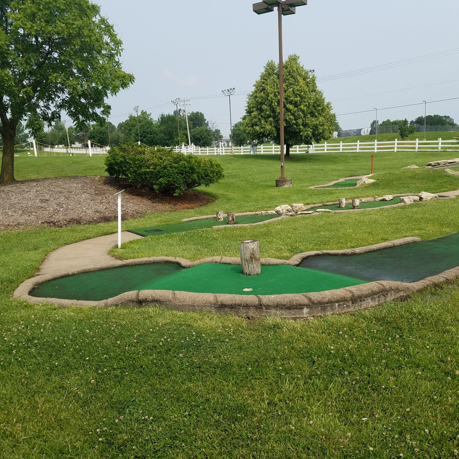 Play St. Louis: The Falls Mini Golf, O'Fallon