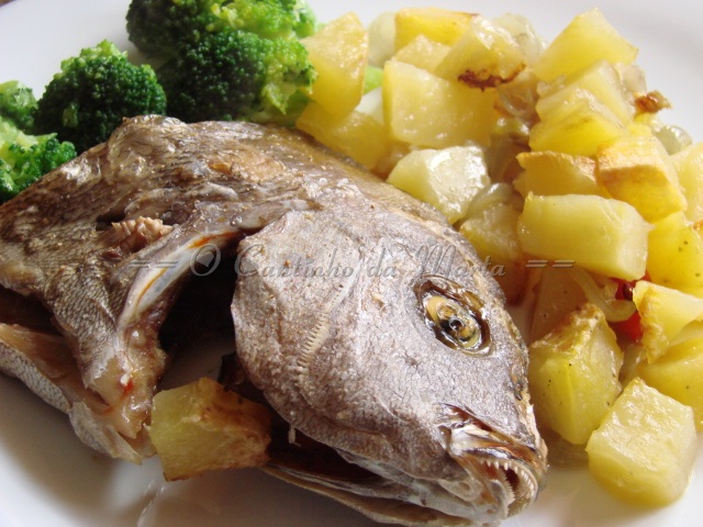 O Cantinho da Marta: Pargo Assado no Forno com Batatas