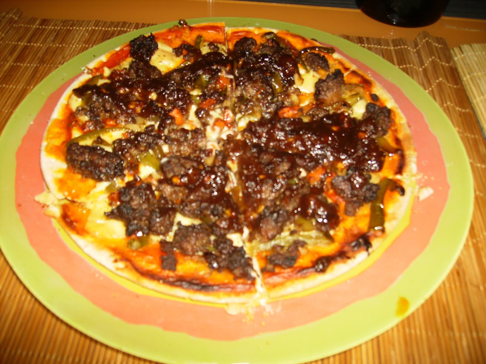 Lo Que Cené Anoche: Pizza de carne picada y salsa casi BBQ