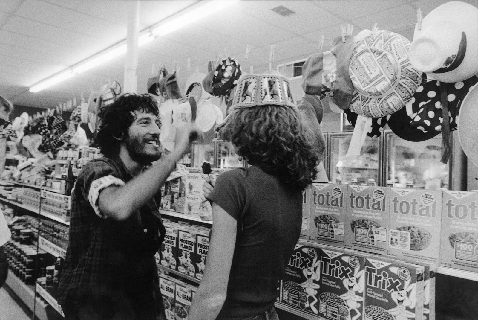 Intimate Photographs from 1975 of Bruce Springsteen and the E Street ...