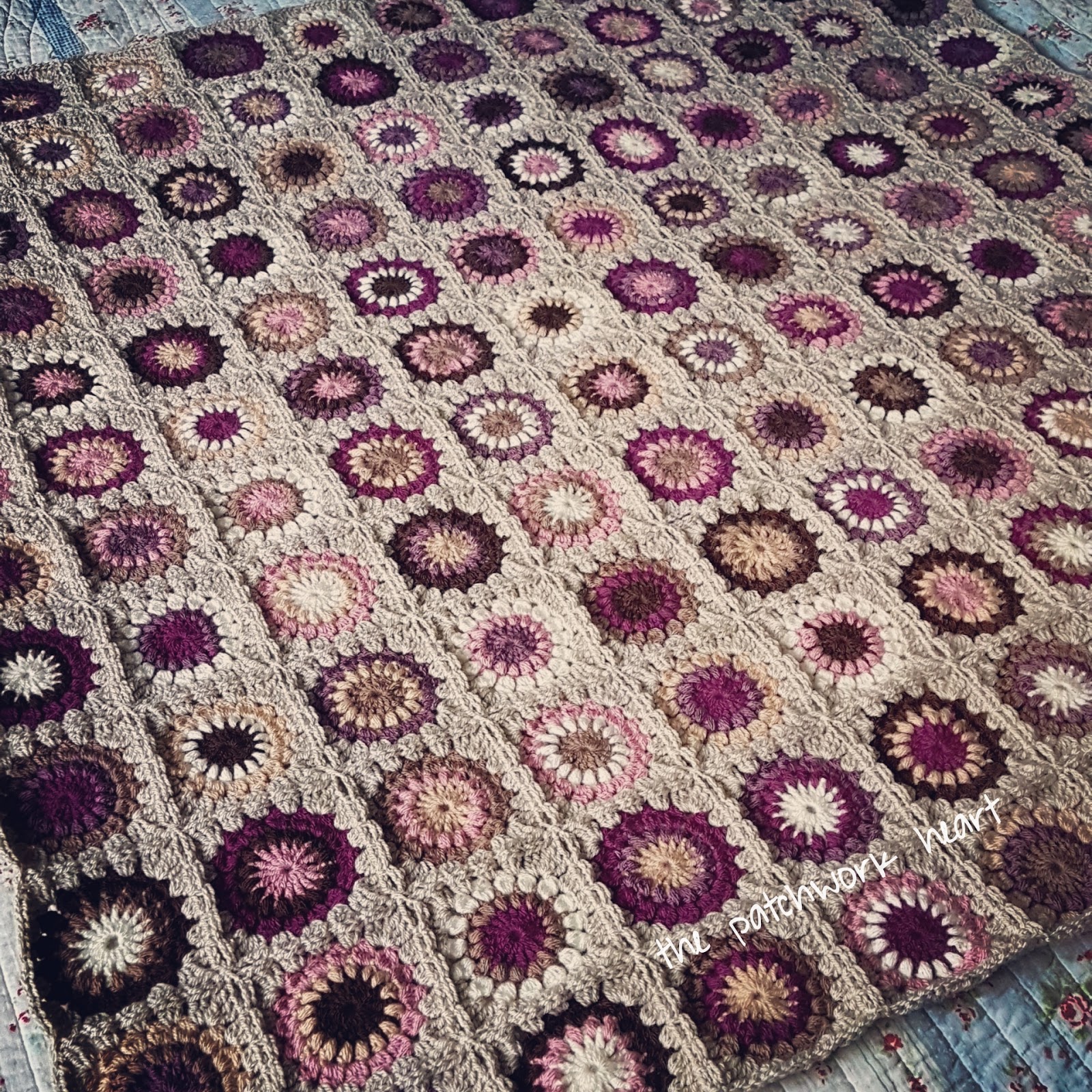 The Patchwork Heart: Continuous Join As You Go With Circles Tutorial The Patchwork Heart: Continuous Join As You Go With Circles Tutorial