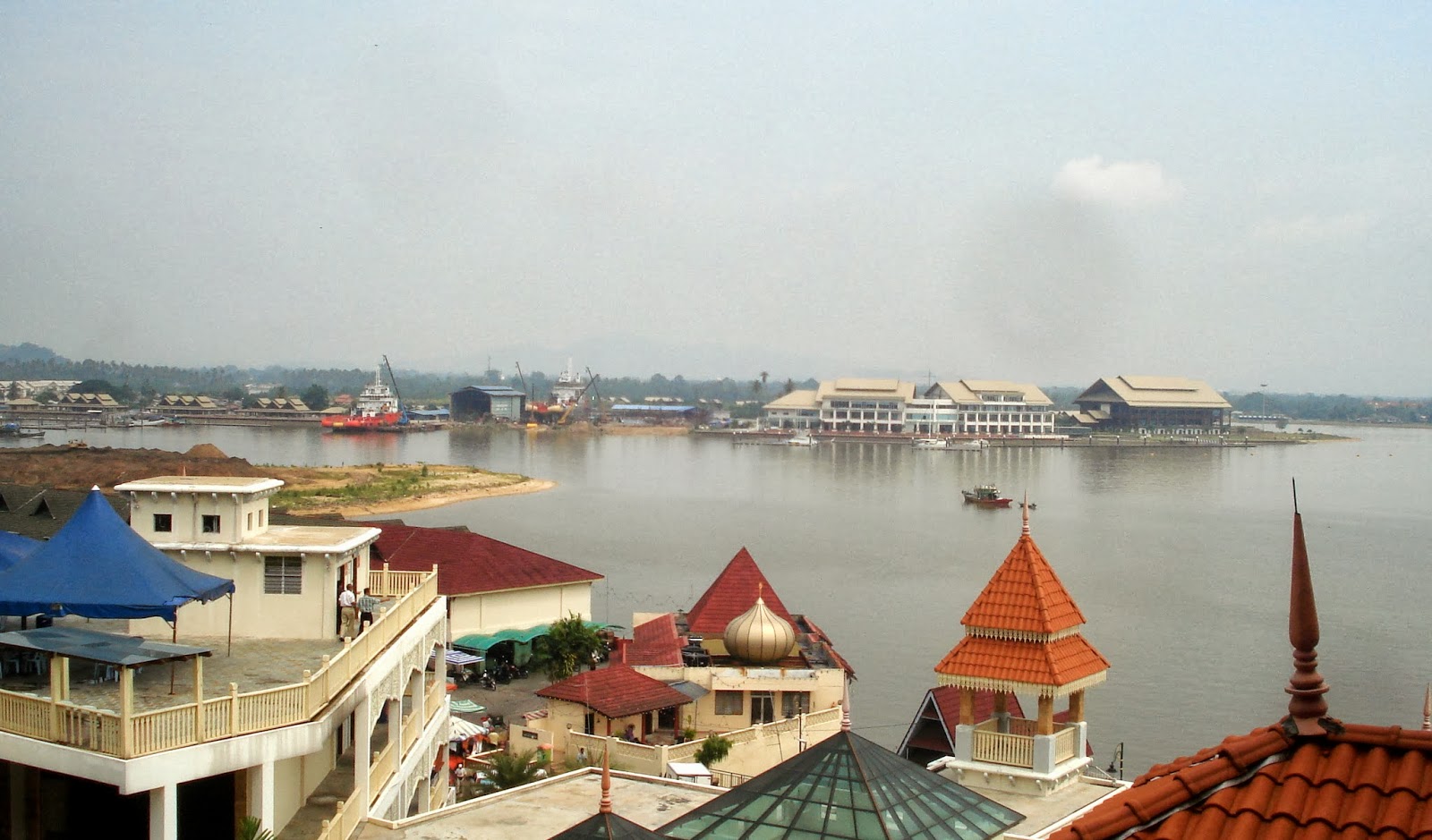 T E G A N U K I TA: Bukit Puteri, antara Lagenda dan Sejarah.