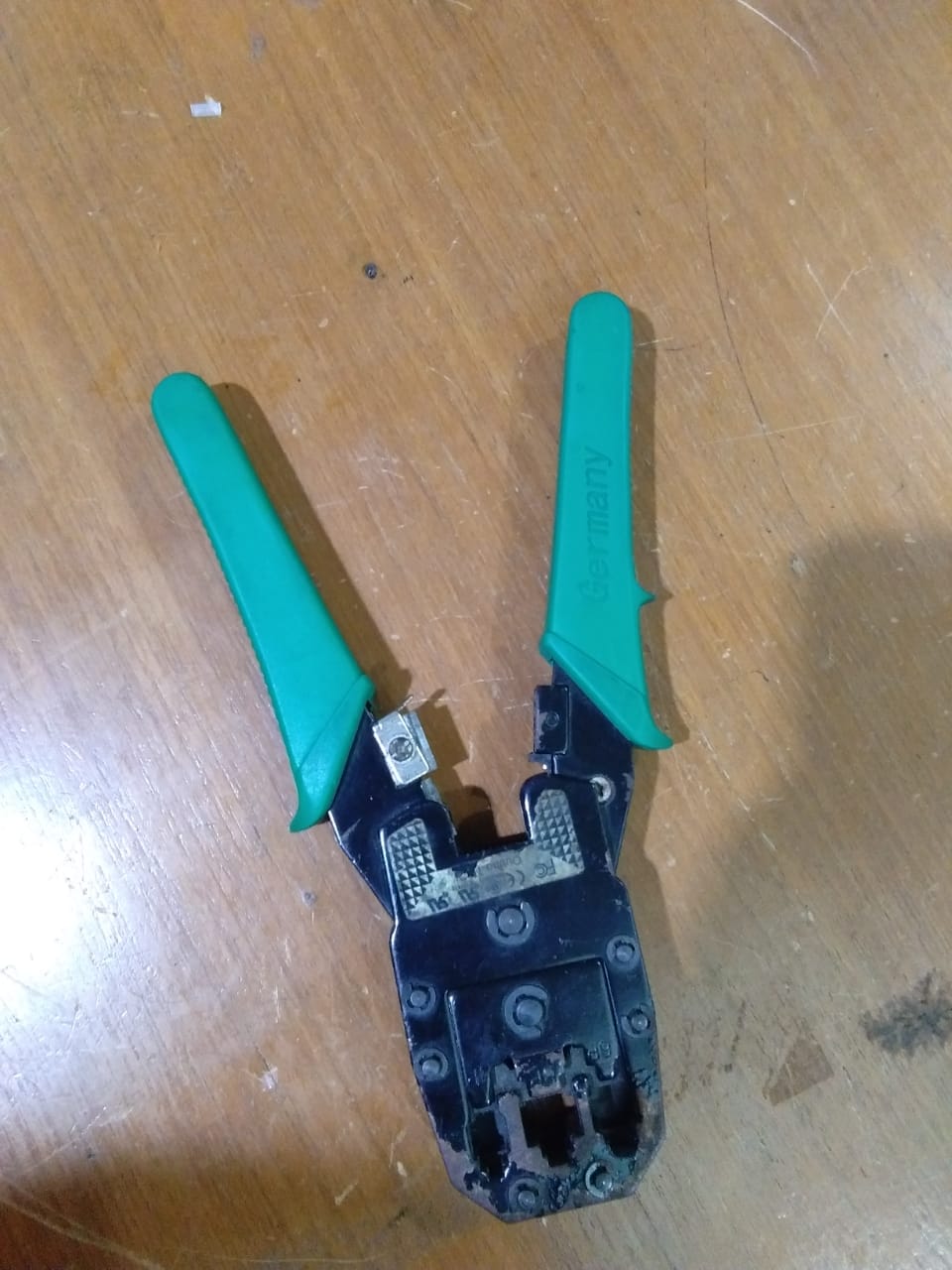 Laporan Pemasangan Konektor RJ45 pada kabel UTP Cat 5e (Kabel Staight ...
