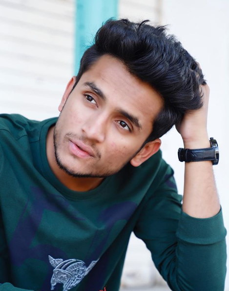 Dhaval Domadiya (You Tube) wiki, Age, Income, Education, Contact Number ...