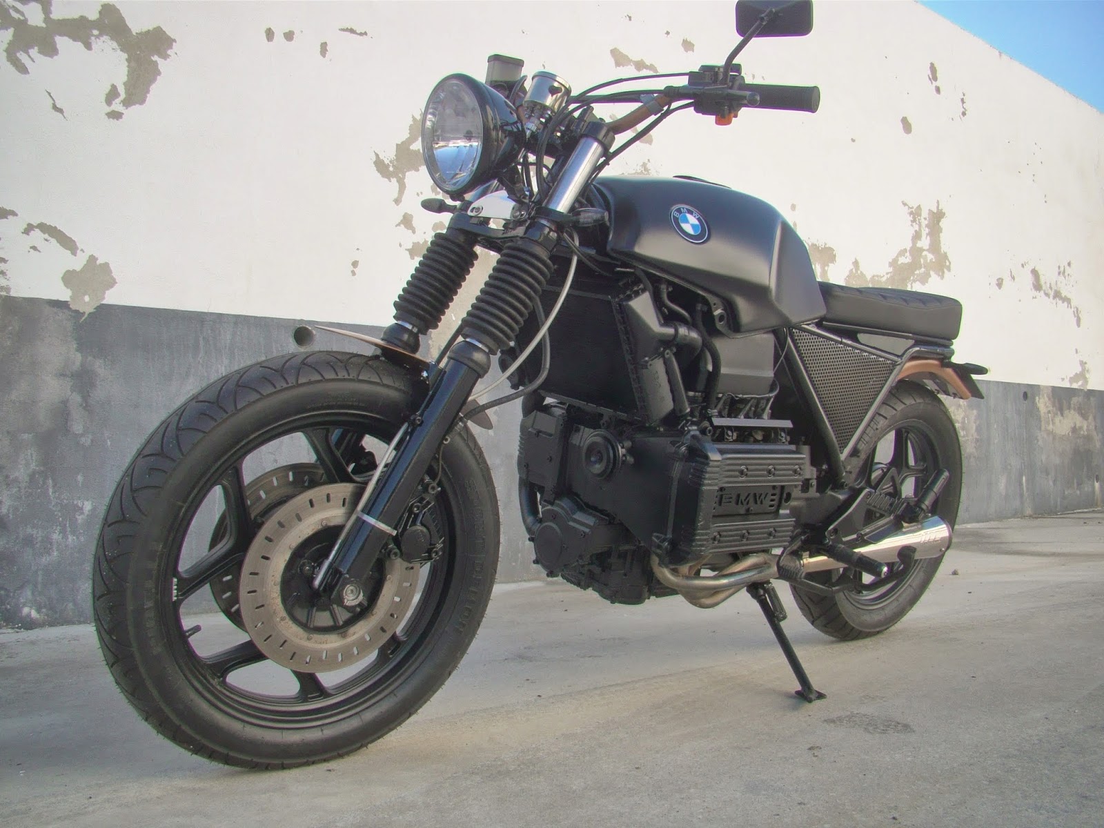 MALA VIDA CUSTOM GARAGE: BMW K75 CAFE RACER