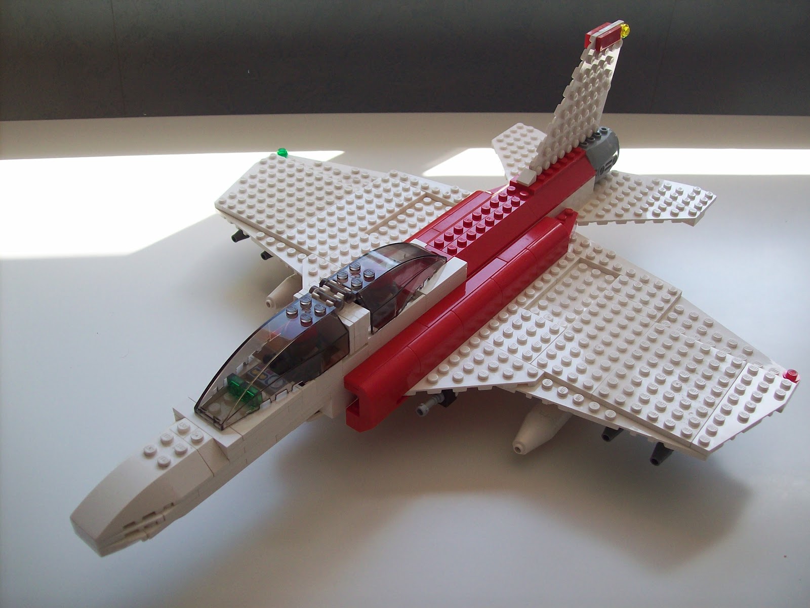 [Obsolète] Les trucs à Vincentlego: Avion de chasse Lego: upgrade majeure