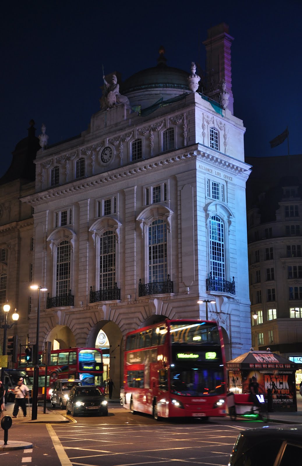 Sean's London Olympic Blog: Piccadilly Circus Sean's London Olympic Blog: Piccadilly Circus