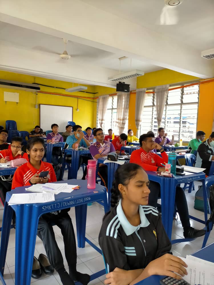LAMAN WEB RASMI SMKTTJ: Bengkel Teknik Menjawab Matematik Tambahan