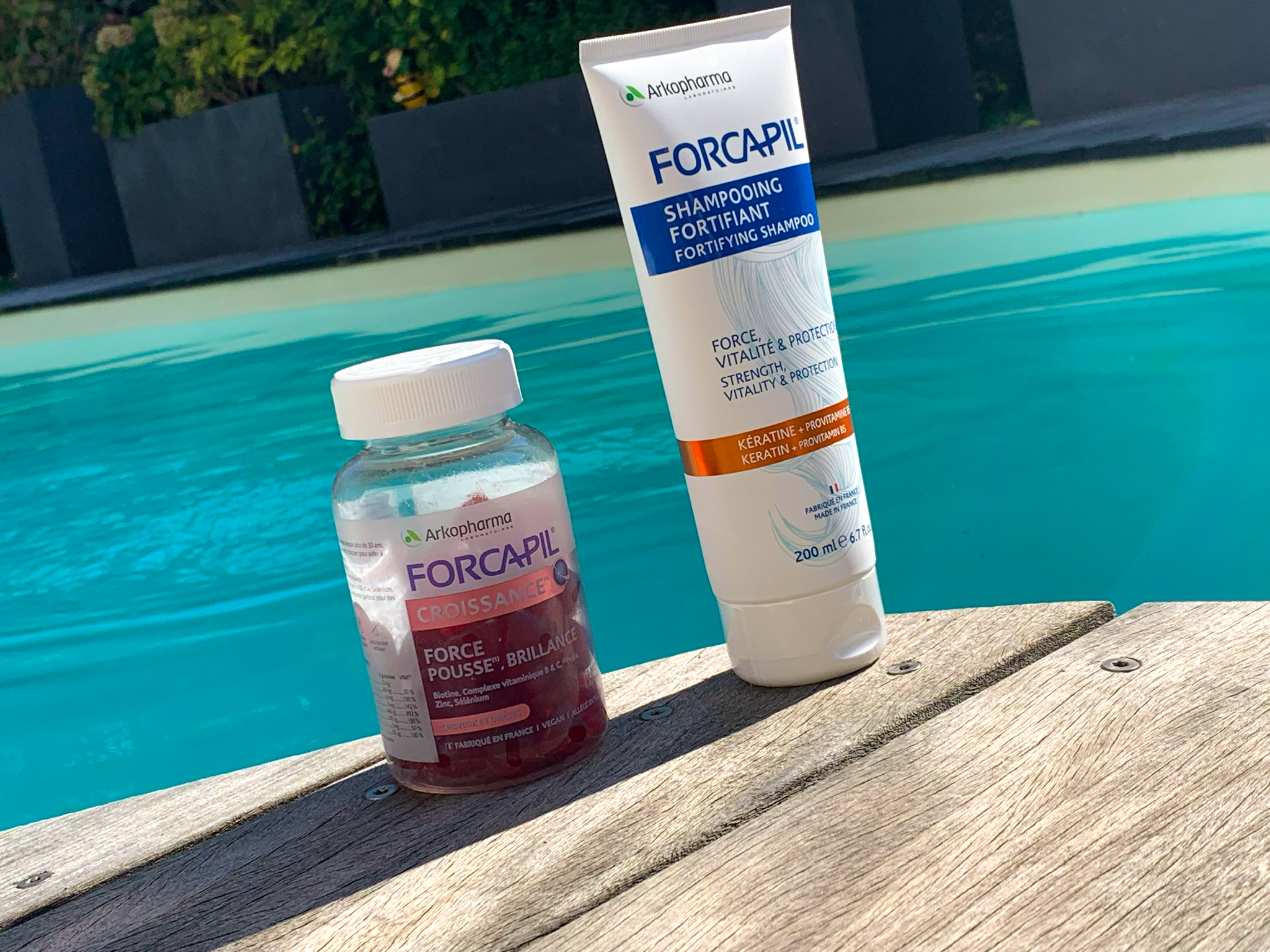 Des cheveux au top avec le duo Forcapil: Gummies Croissance & Shampoing ...