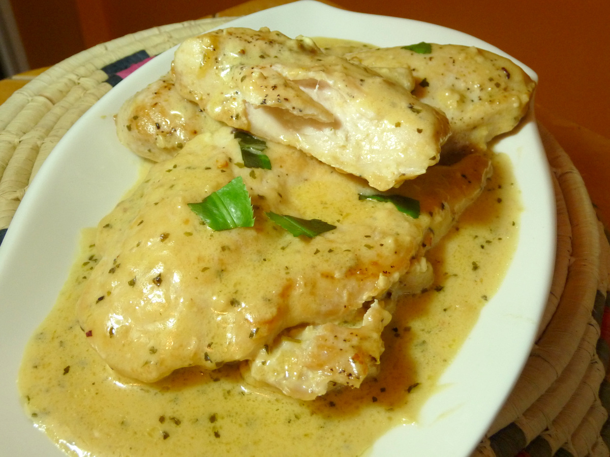 EASY CREAMY GARLIC BUTTER CHICKEN