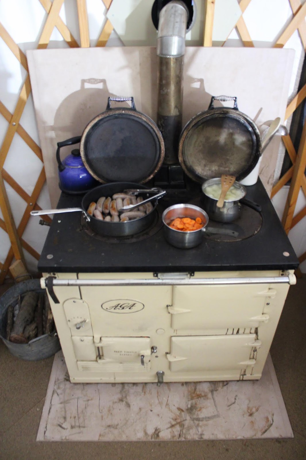 cooking on a wood oven | A simple living journey