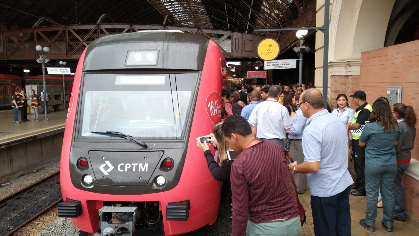 Governo do Estado entrega mais dois novos trens para a Linha 7-Rubi ...