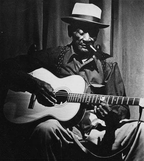 Famous Pipe Smokers: Mance Lipscomb