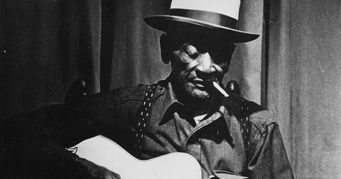 Famous Pipe Smokers: Mance Lipscomb