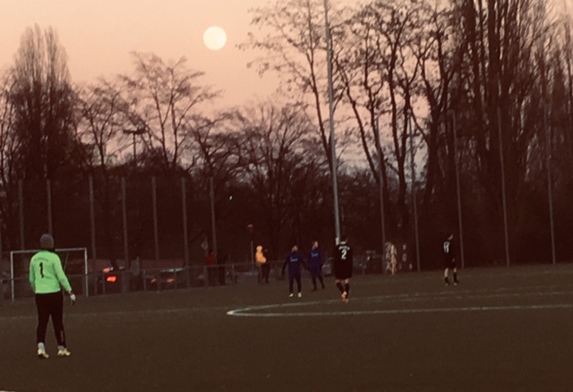 Referee Tales: A Full Moon and the Perfect Friendly