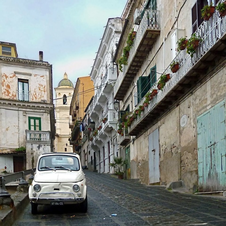 Storia di Scandale: Paesi di Calabria