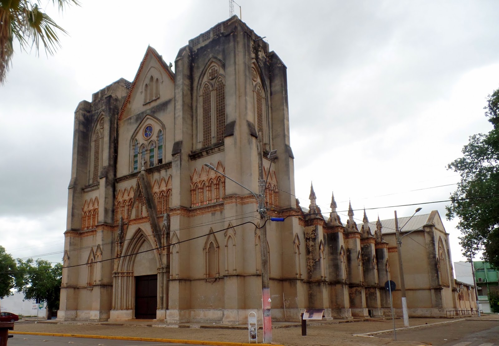 18 horas em Cáceres, MT