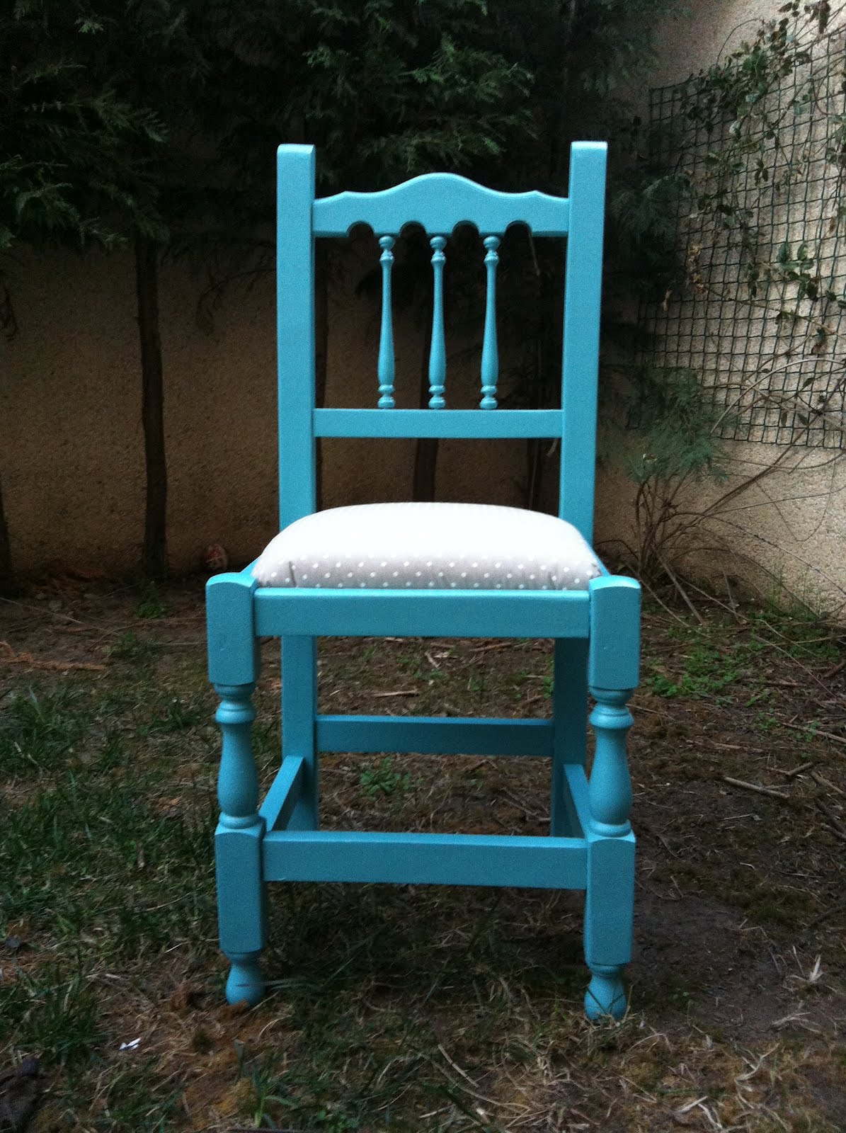 So Glittering: La Silla turquesa II