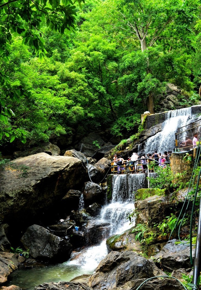 Tamilnadu Tourism: Suruli Falls, Suruli Malai, Theni