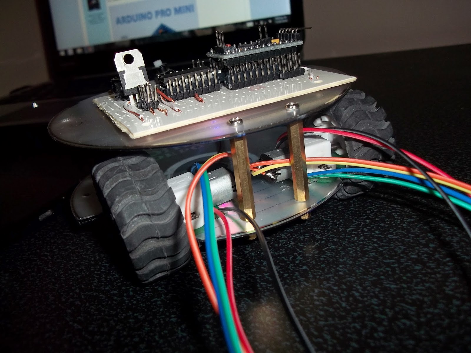 [Aporte] Arduino Robot | Foros de Electrónica