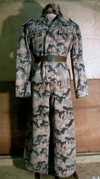 UNIFORMS OF THE THIRD REICH: LEIBERMUSTER (WH CAMOUFLAGE PATTERN)
