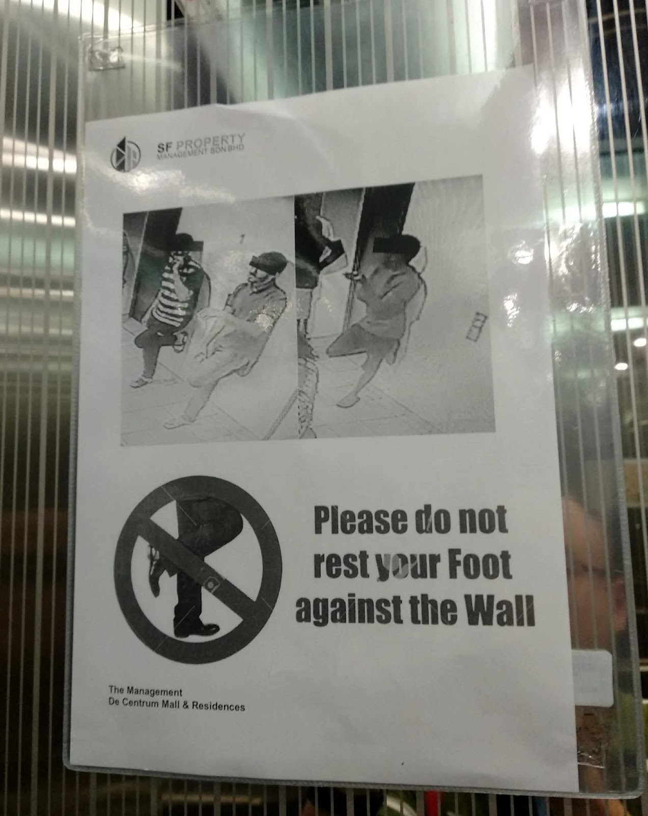 Manners - Pls do not rest your foot against the wall ~ De Centrum Bangi ...