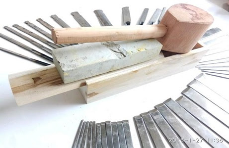 AB: Menentukan Alat-alat dan Teknik Pembuatan Patung