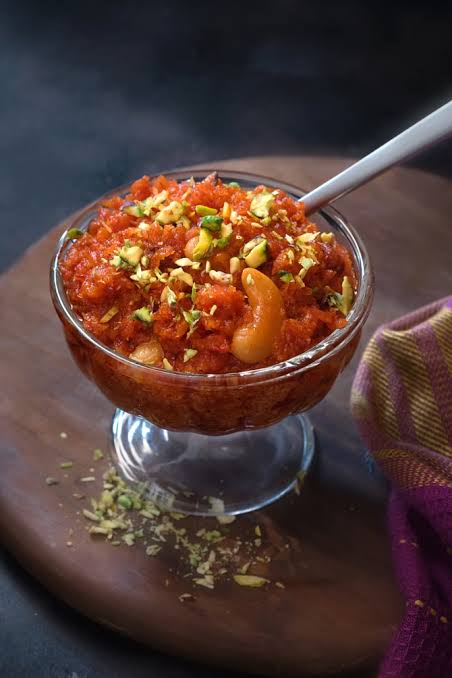 Shikha's kitchen: INSTANT GAJAR KA HALWA IN PRESSURE COOKER