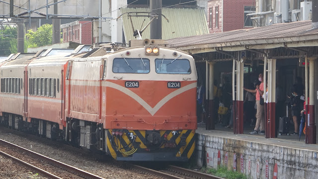 Blair's 鐵道攝影: E204電力機車 / TRA E204 Electric locomotive
