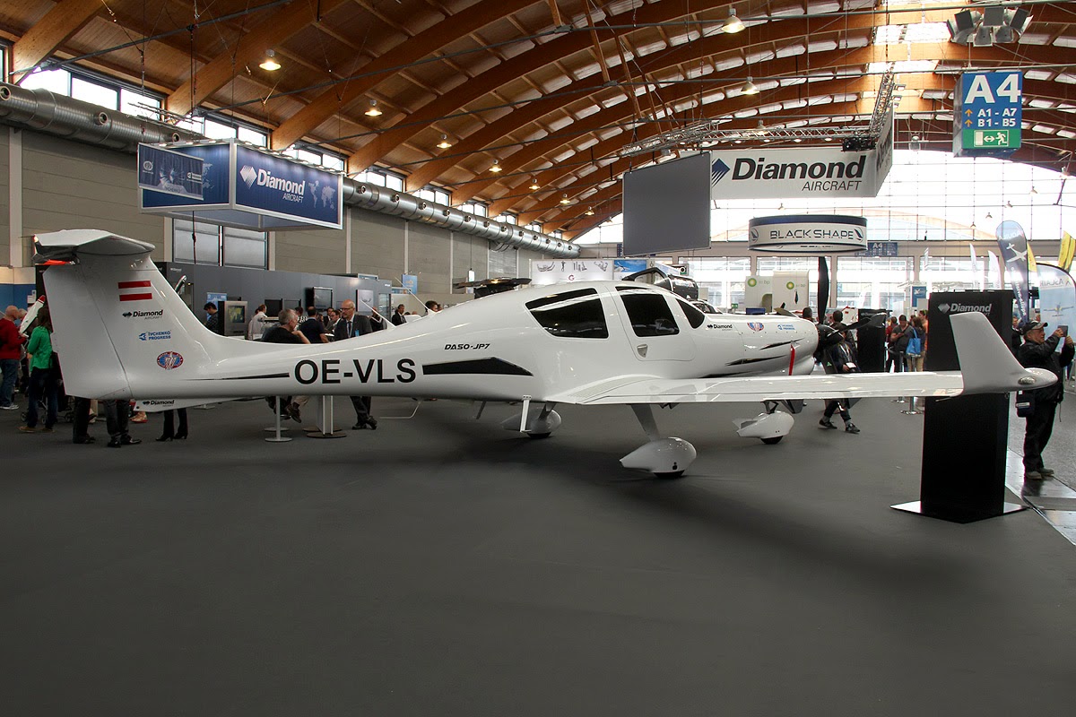 Eastwings: Diamond DA50-JP7 * Diamond Aircraft Industries GmbH * OE-VLS