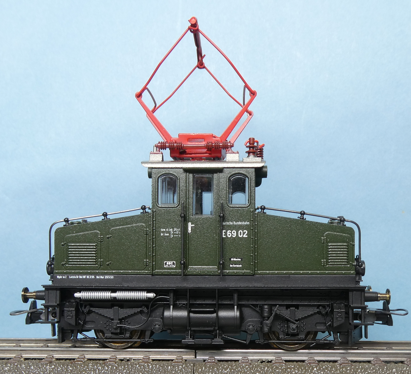 ドイツ連邦鉄道 支線用電気機関車 BR E 69 02号機 (TRIX 22551)