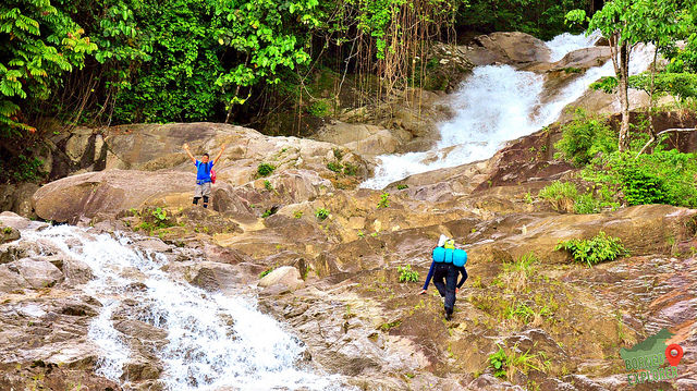 The Beautiful Sebako Waterfall at Lundu Sematan 伦乐三马丹的舍巴哥瀑布