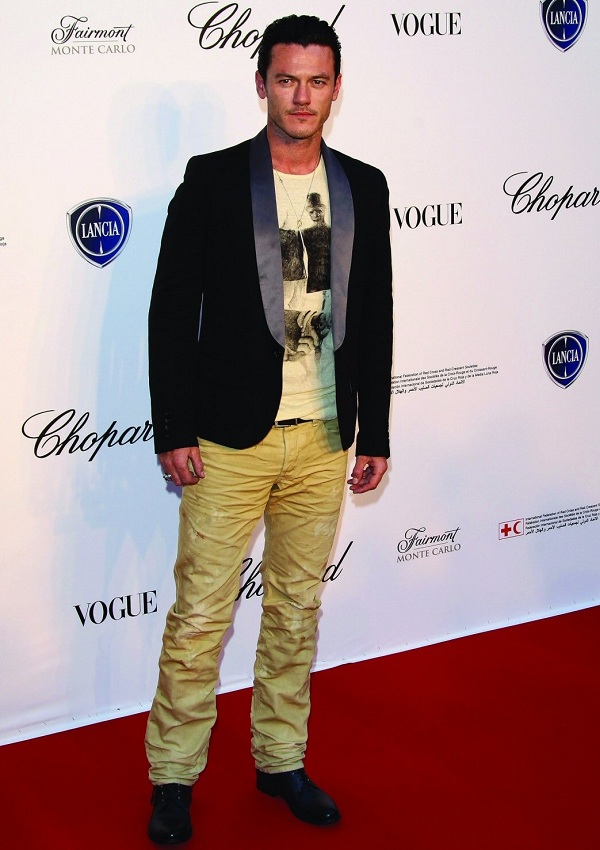 How Tall Is 183 Cm In Feet - Use the table below to check how close an ...