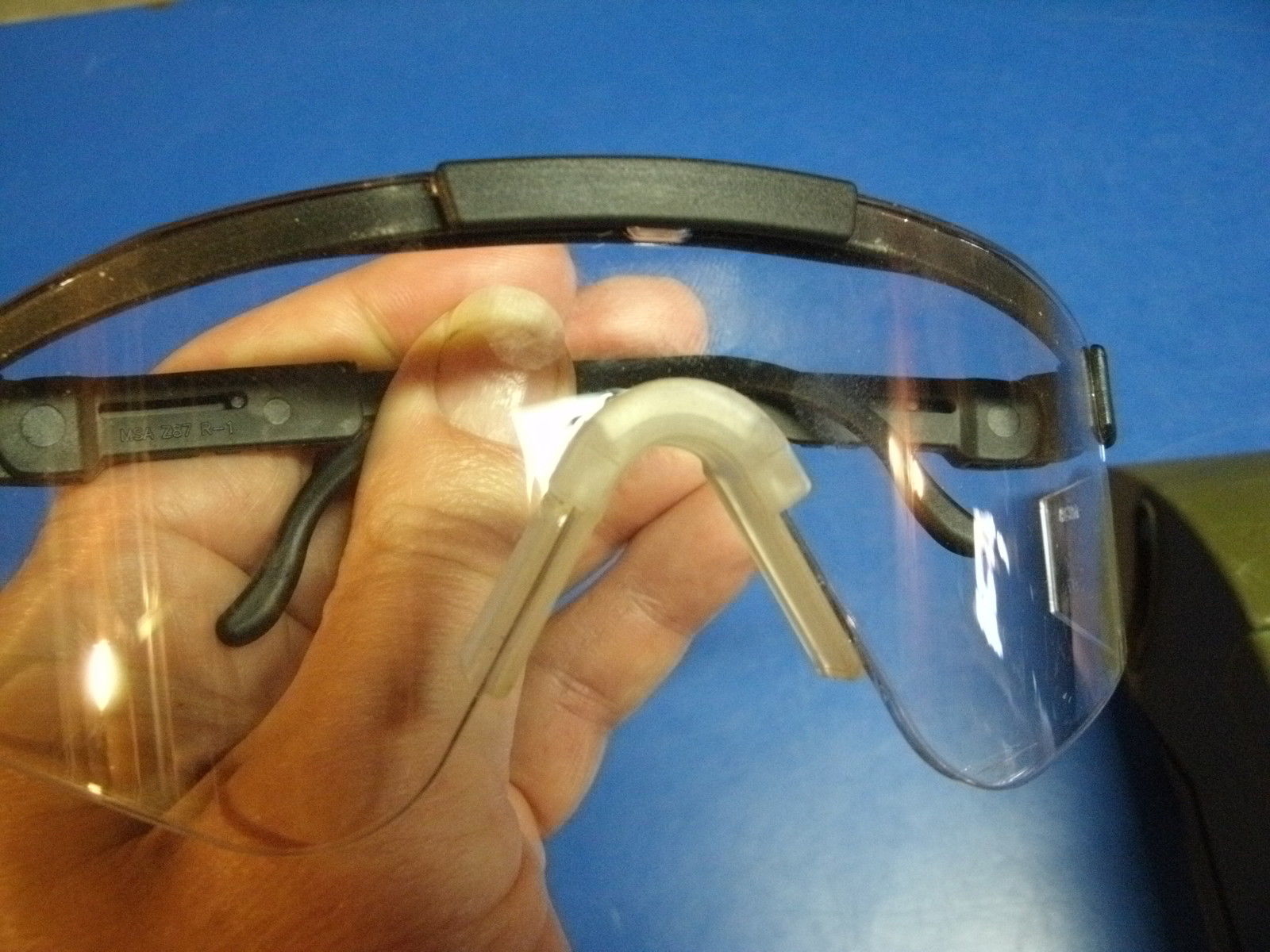 Webbingbabel: Special Protective Eyewear Cylindrical System (SPECS)