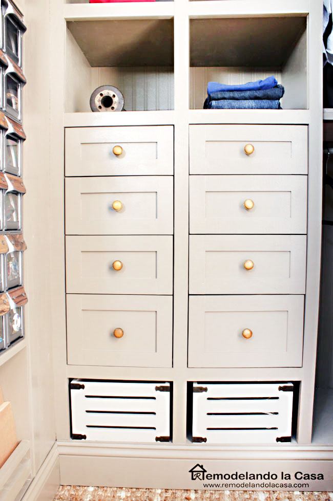 DIY - Small Closet Makeover - The Reveal - Remodelando la Casa