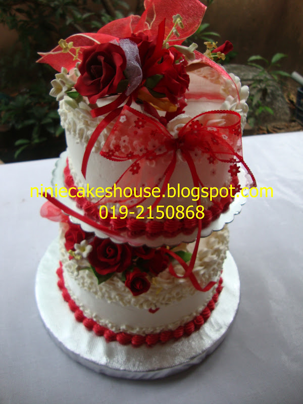 ninie cakes house: 2 Tier Wedding Cakes Red and White