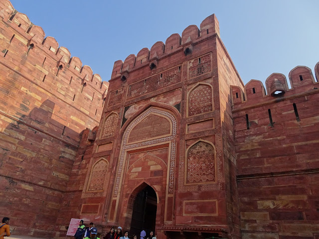Vintage Vixen: Mughal Magic - Exploring Agra Fort and Fatehpur Sikri