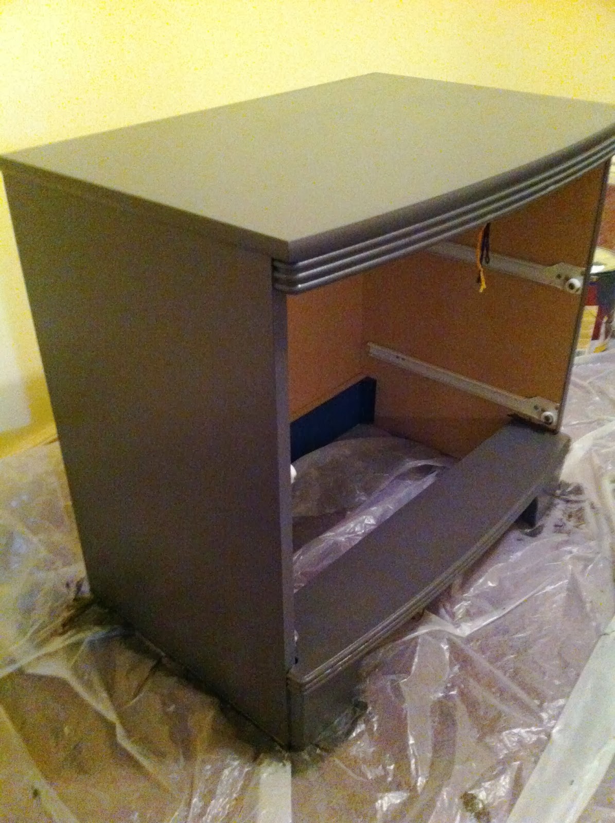 danielleDEVRIES Designs: DIY BEDSIDE TABLE TRANSFORMATION...