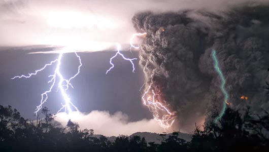 Dangerous Power of Nature : Green lightning during the eruption of the ...
