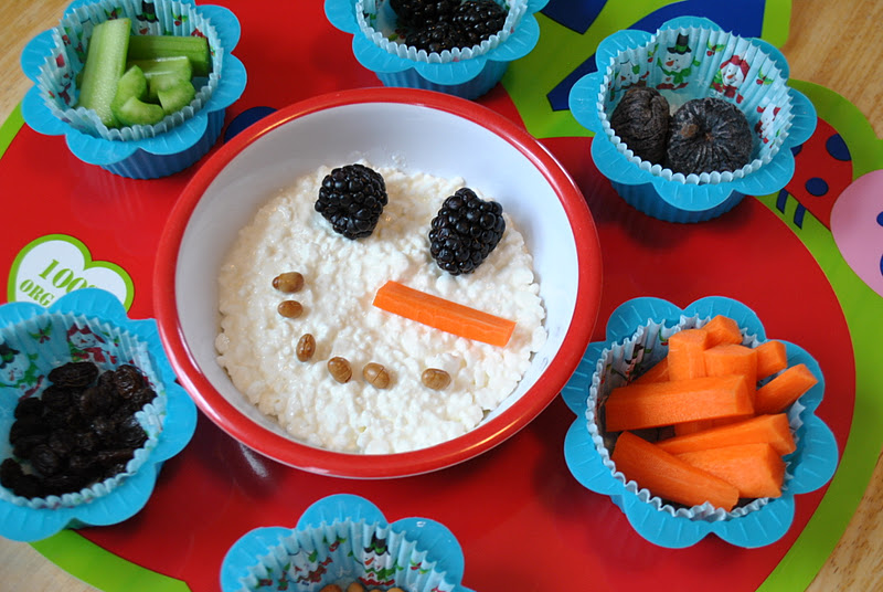 The Iowa Farmer's Wife: Build-A-Snowman Muffin Tin Monday