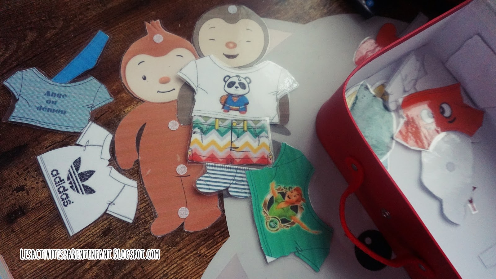 Les activités de maman et Lukas: T'choupi à habiller