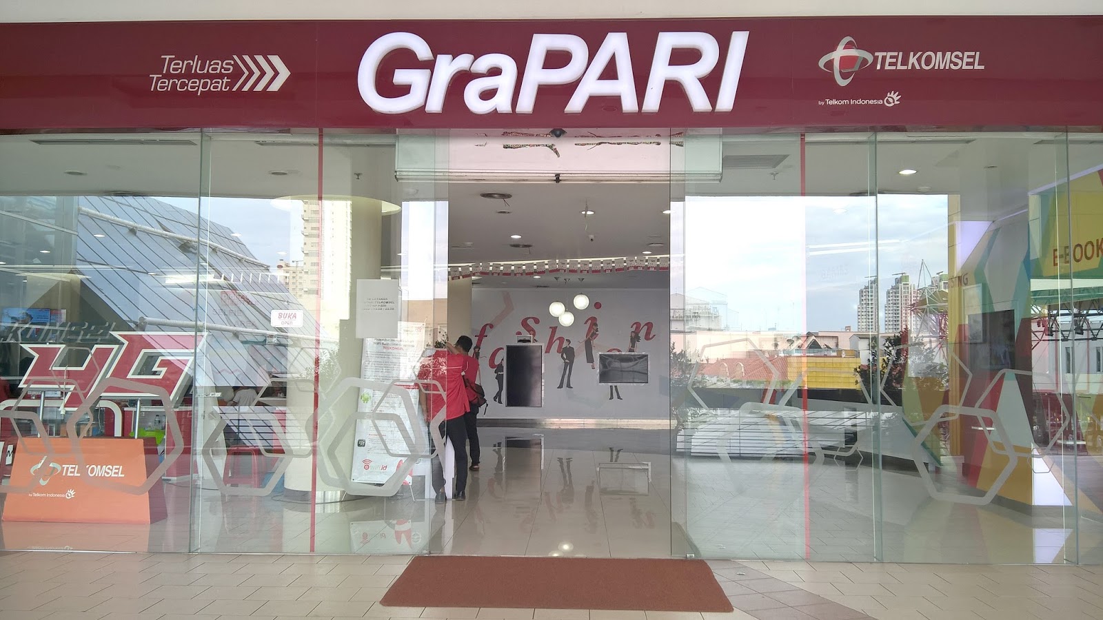 Grapari Telkomsel Mal Kelapa Gading Jakarta Utara - Djangkaru Bumi