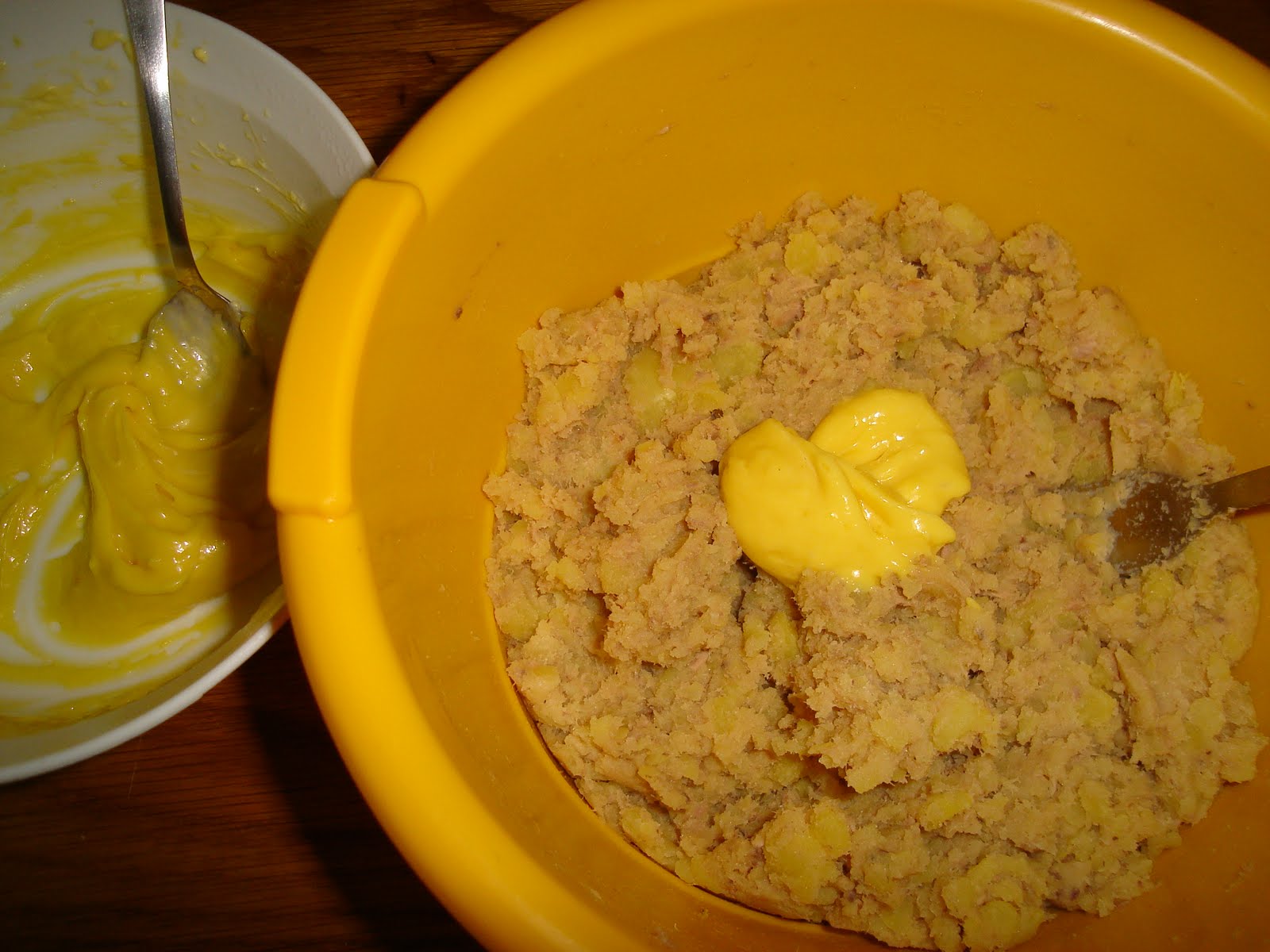 Pe masa din bucatarie: Peste fals sau salata de peste