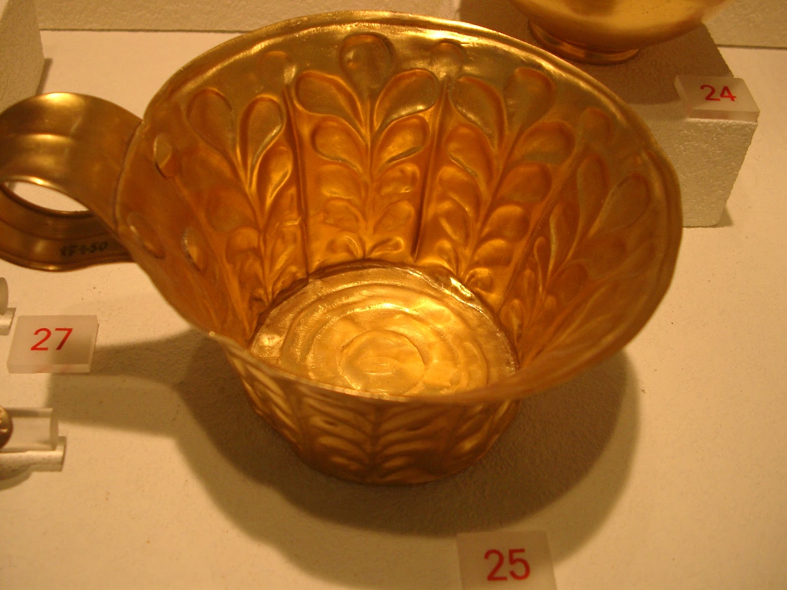 Realms Of Gold The Novel: Gold of Troy: Priam's Treasure - Gold Cups ...