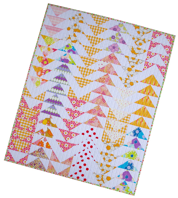 Red Pepper Quilts: Dreamin' Vintage Flying Geese Baby Quilt