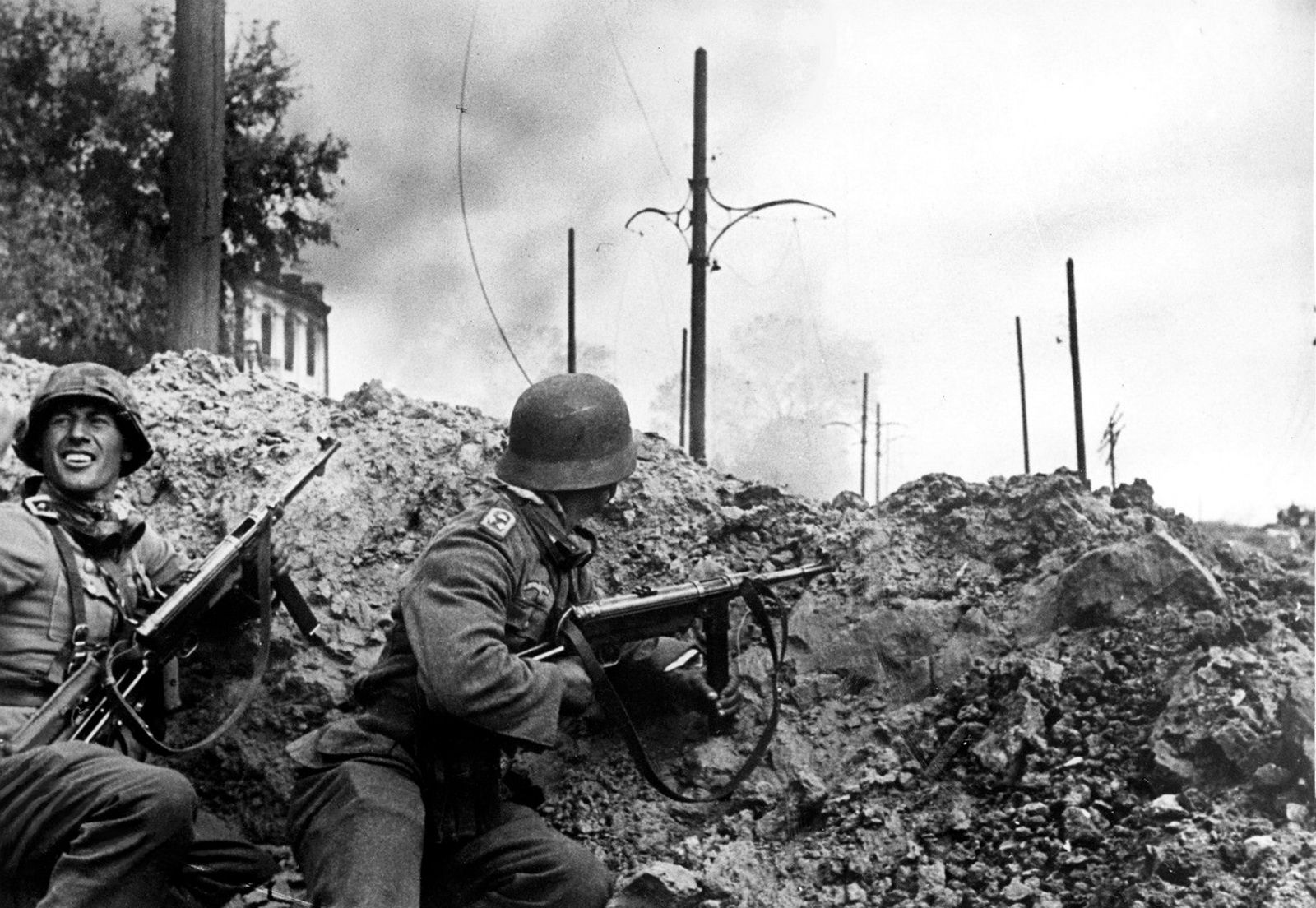 Men Of Wehrmacht German Soldiers In The Battle Of Stalingrad men-of-wehrmacht-german-soldiers-in-the-battle-of-stalingrad