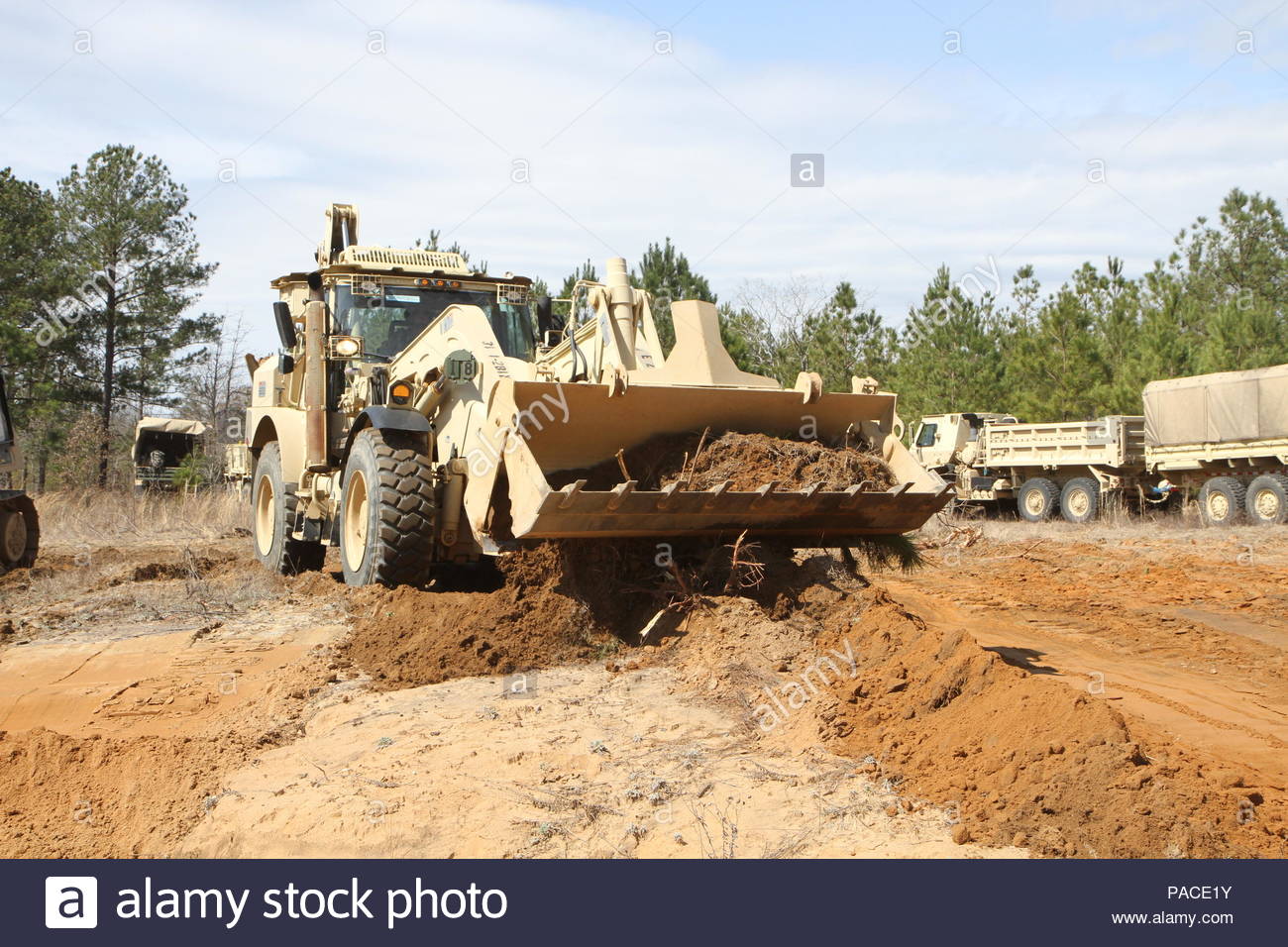 US ARMY BLOG: HMEE-1 (High Mobility Engineer Excavator)