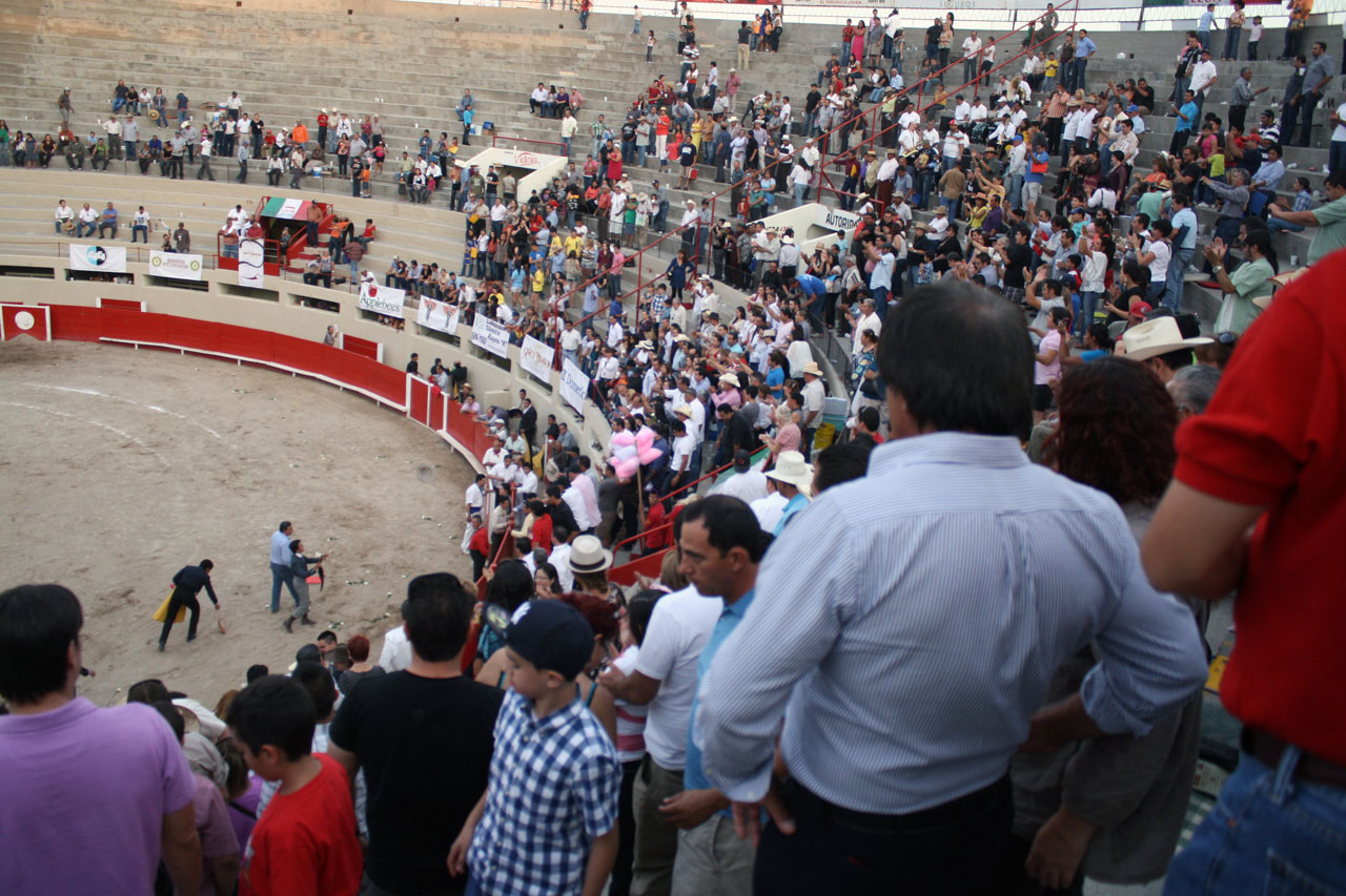Manny's Journal: A Bullfight in Juarez, Mexico